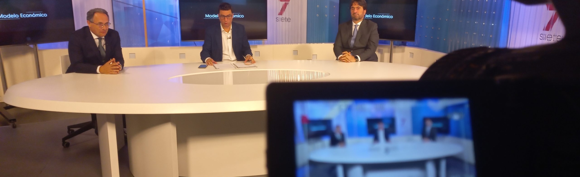 El programa ‘Siete Economía’ de 7TV entrevista a los fundadores de UG21 ...